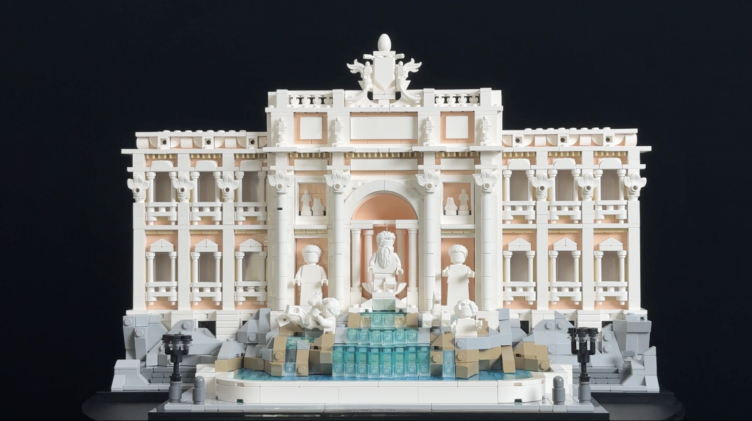 LEGO Trevi Fountain – A Closer Look at the New LEGO Architecture Set – Lukas the Builder