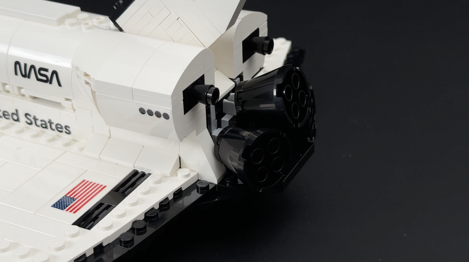 A Closer Look at LEGO’s Shuttle Carrier Aircraft Set – Lukas the Builder